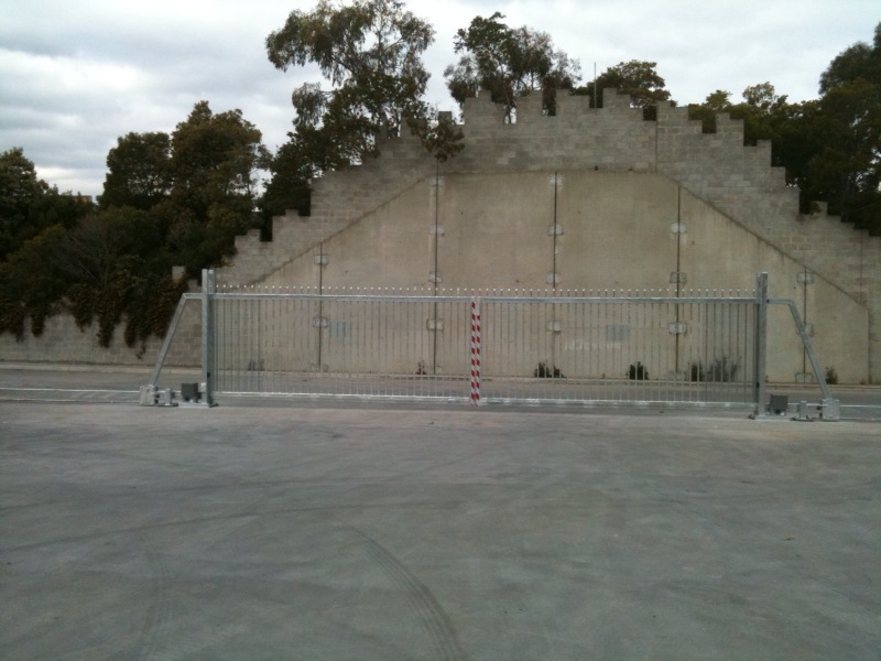 Biparting cantilever gates | Leda Security Products