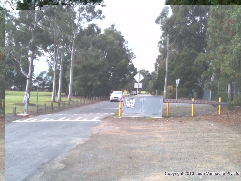 Heavy duty sliding boom gate | Leda Security Products