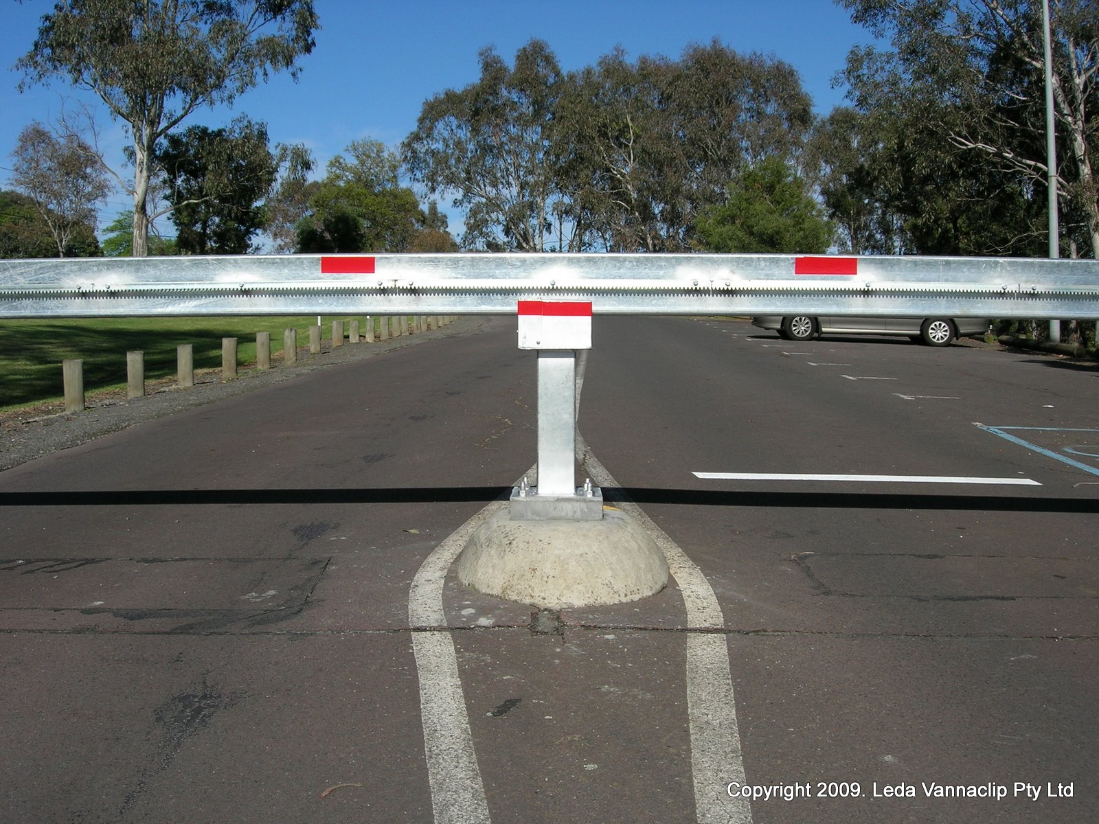 Security sliding boom gate | Leda Security Products