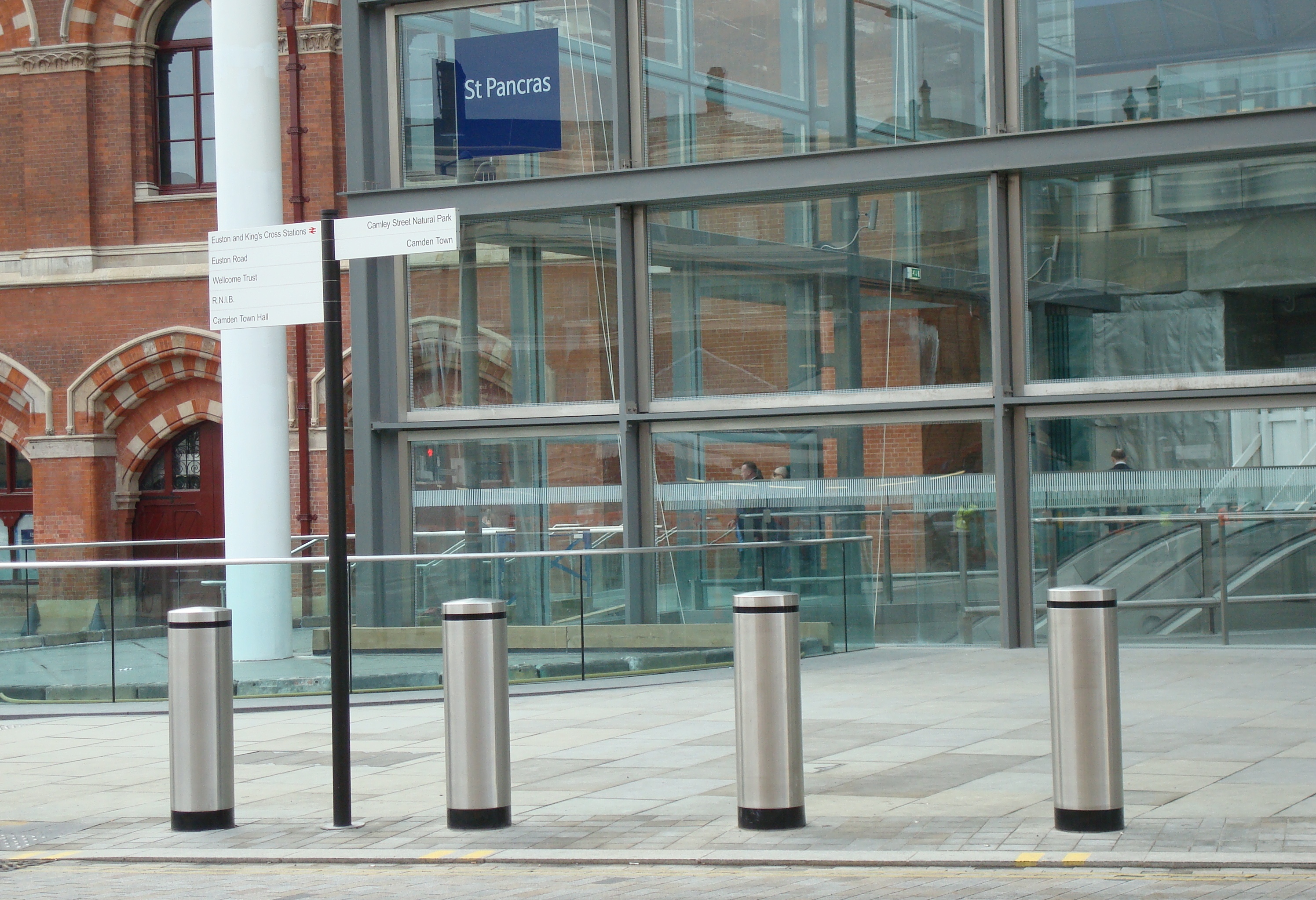PAS68 Shallow mount fixed bollards | Leda Security Products