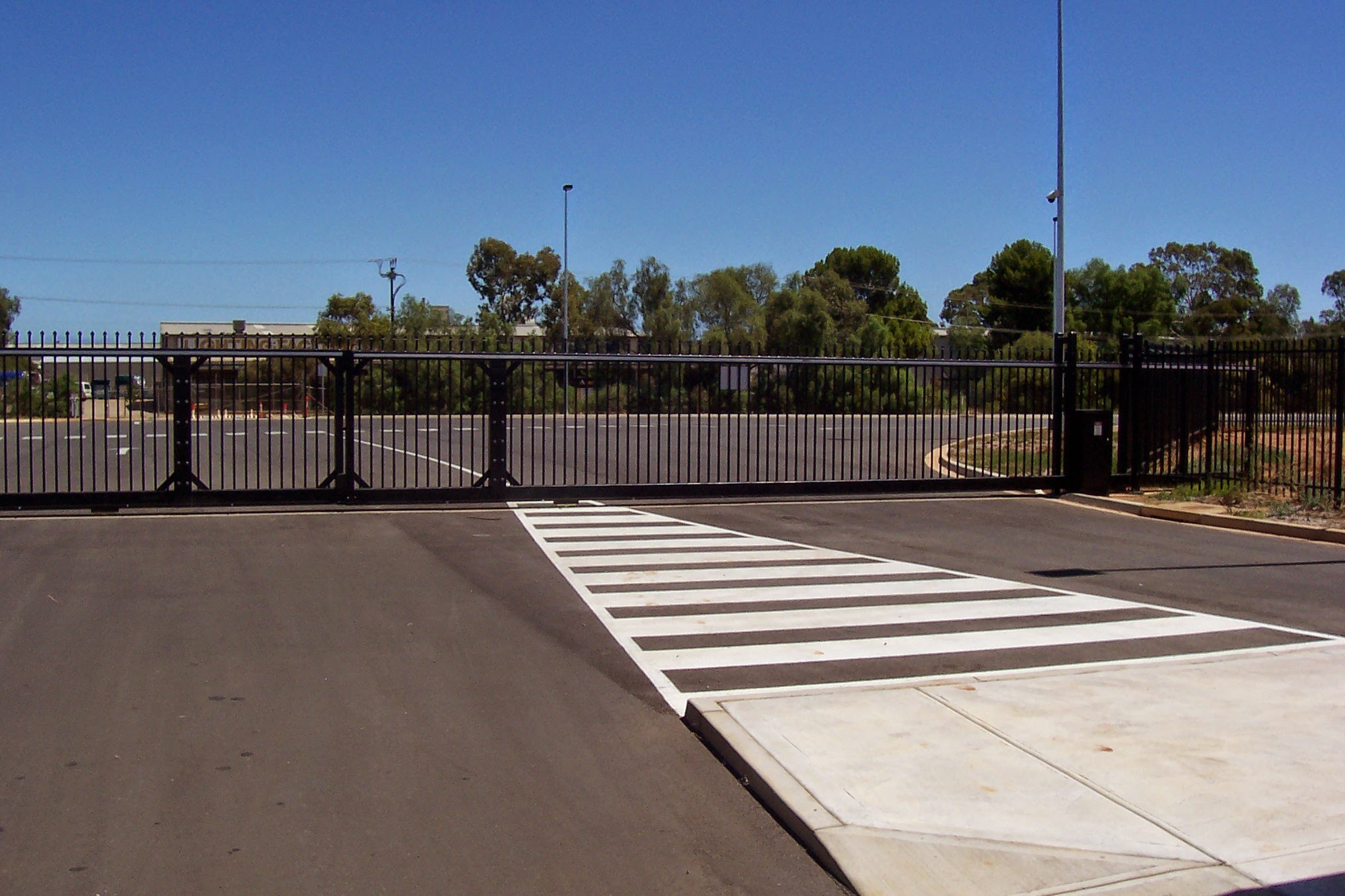 Security track gates | Leda Security Products